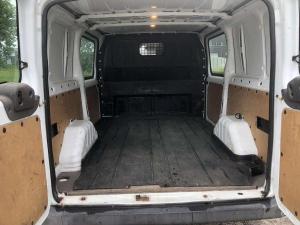 White Ford Transit 2012 in Kaunas, with an engine capacity of 2.20 L and mileage of 207 thousand km for 3400 €, photo 15 on AUTOMOTO.COM.LV