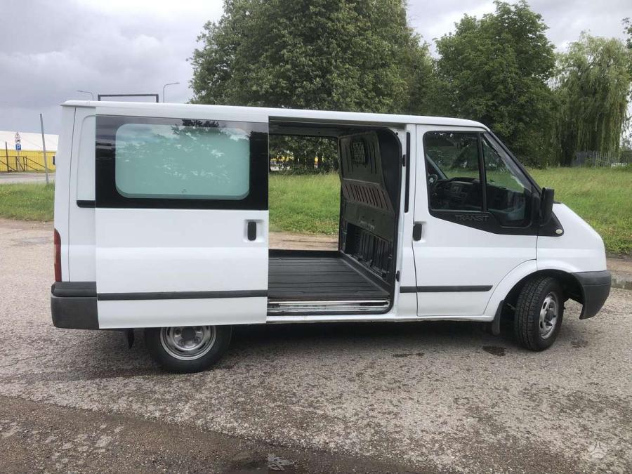 White Ford Transit 2012 in Kaunas, with an engine capacity of 2.20 L and mileage of 207 thousand km for 3400 €, photo 17 on AUTOMOTO.COM.LV