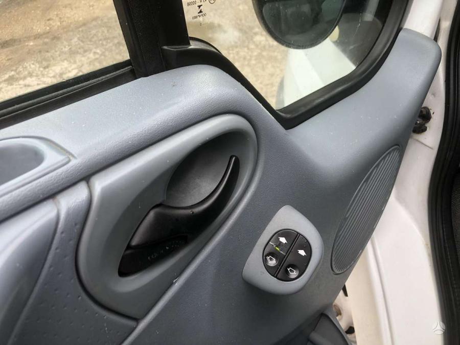 White Ford Transit 2012 in Kaunas, with an engine capacity of 2.20 L and mileage of 207 thousand km for 3400 €, photo 18 on AUTOMOTO.COM.LV