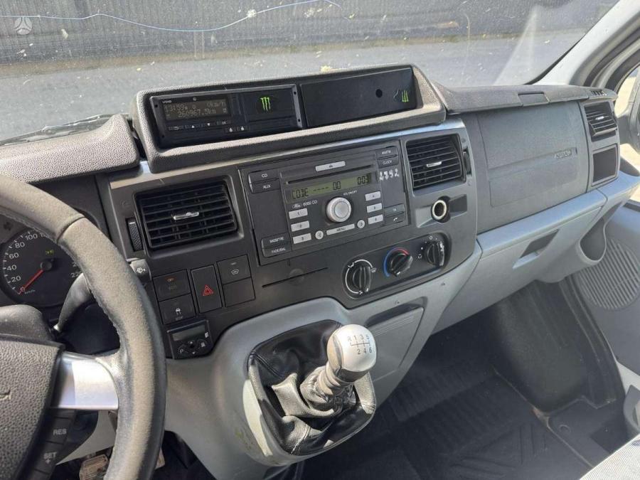 Balts Ford Transit 2012 Kauņa, ar dzinēja tilpumu 2.20 L un nobraukumu 261 tūkst. km par 4200 €, foto 11 vietnē AUTOMOTO.COM.LV