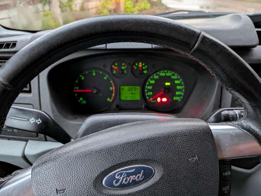 Balts Ford Transit 2012 Panevēža, ar dzinēja tilpumu 2.40 L un nobraukumu 328 tūkst. km par 2420 €, foto 7 vietnē AUTOMOTO.COM.LV