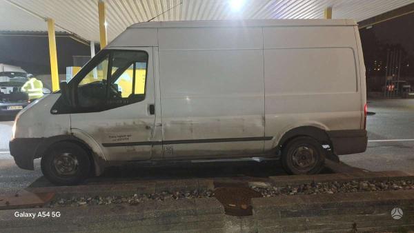 Balts Ford Transit 2013 Tauragė, ar dzinēja tilpumu 2.20 L un nobraukumu 280 tūkst. km par 2500 €, foto 3 vietnē AUTOMOTO.COM.LV