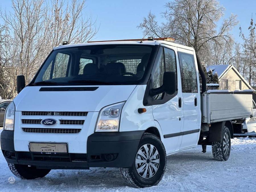 White Ford Transit 2013 in Siauliai, with an engine capacity of 2.20 L and mileage of 3320 thousand km for 7500 €, photo 3 on AUTOMOTO.COM.LV