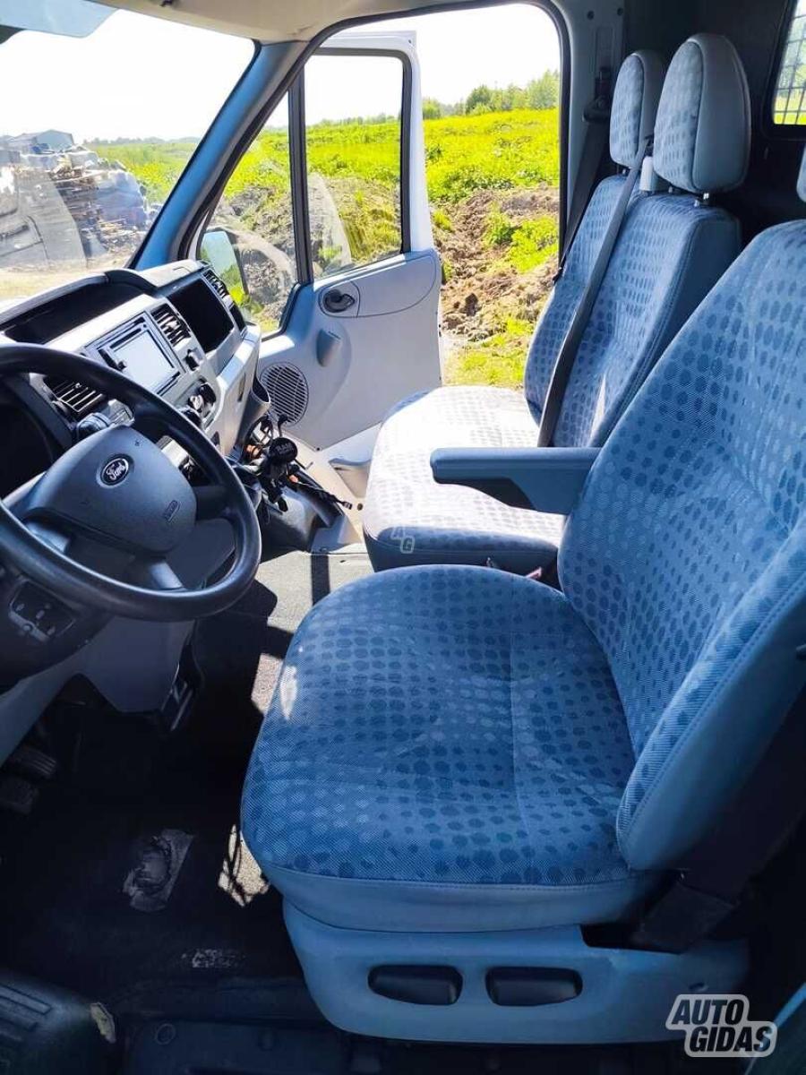 White Ford Transit 2013 in Klaipeda, with an engine capacity of 2.20 L and mileage of 203 thousand km for 4200 €, photo 7 on AUTOMOTO.COM.LV