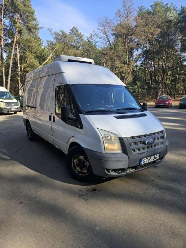 Balts Ford Transit 2013 Viļņa, ar dzinēja tilpumu 2.20 L un nobraukumu 399 tūkst. km par 1800 €, foto 4 vietnē AUTOMOTO.COM.LV