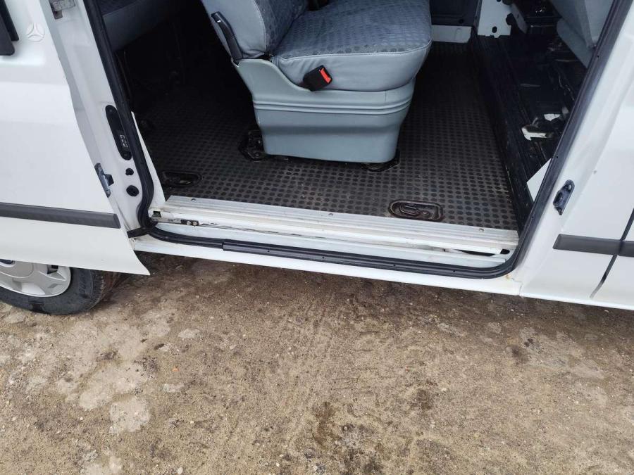 Balts Ford Transit 2013 Šilutė, ar dzinēja tilpumu 2.20 L un nobraukumu 166 tūkst. km par 6500 €, foto 13 vietnē AUTOMOTO.COM.LV