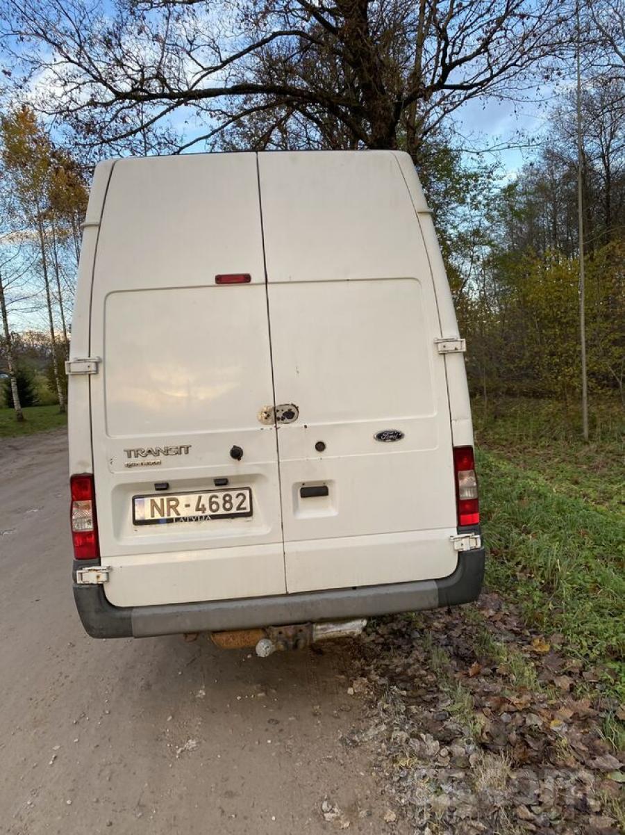 Balts Ford Transit 2013 Rīga, ar dzinēja tilpumu 2.20 L un nobraukumu 307 tūkst. km par 4850 €, foto 7 vietnē AUTOMOTO.COM.LV