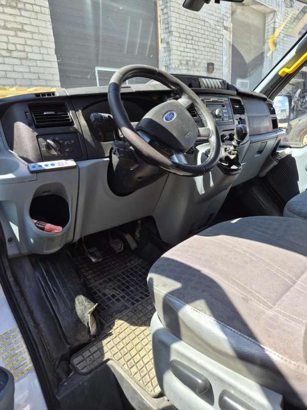 White Ford Transit 2013 in Klaipeda, with an engine capacity of 2.20 L and mileage of 314 thousand km for 5500 €, photo 6 on AUTOMOTO.COM.LV