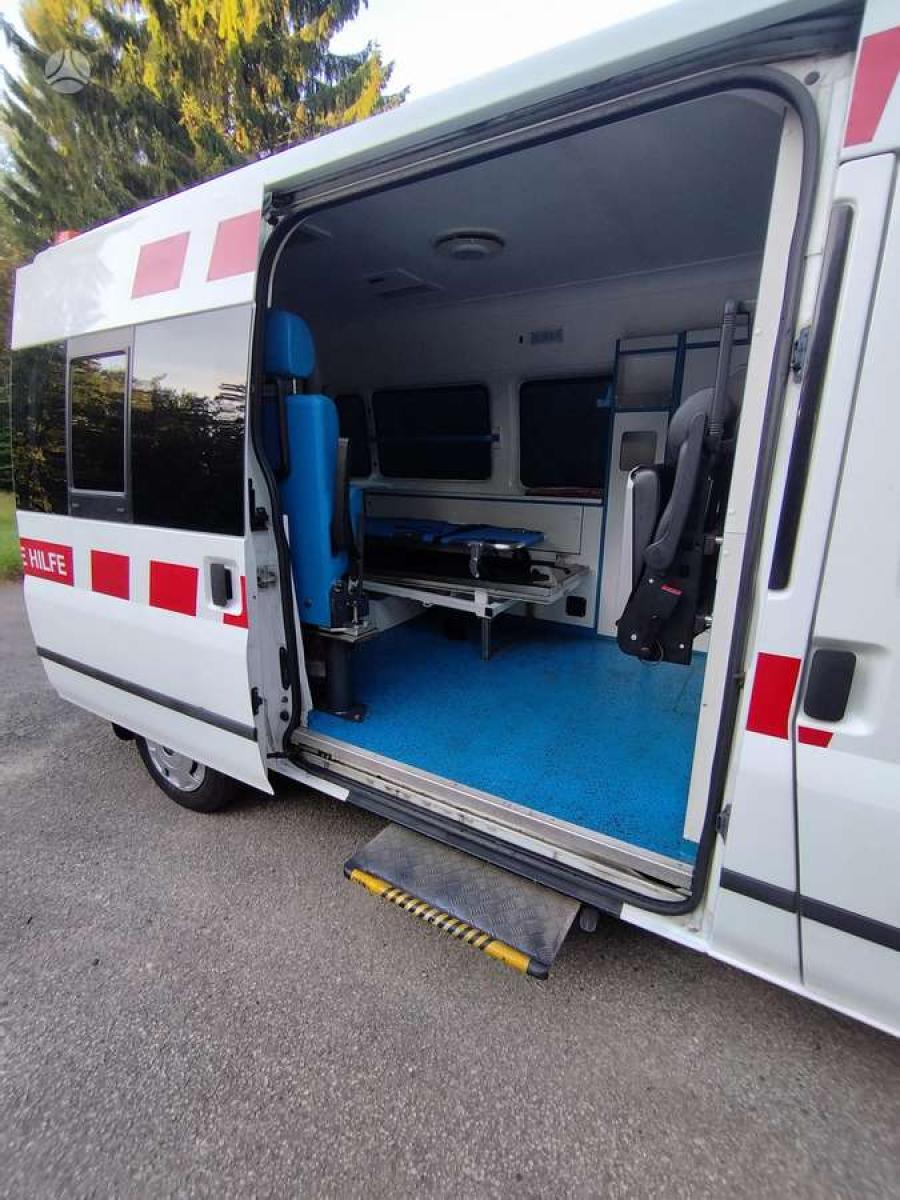 White Ford Transit 2013 in Sakiai, with an engine capacity of 2.20 L and mileage of 289 thousand km for 8500 €, photo 10 on AUTOMOTO.COM.LV