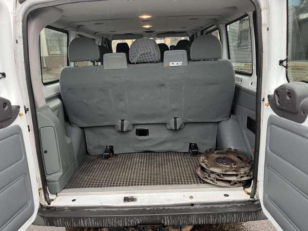 White Ford Transit 2013 in Vilnius, with an engine capacity of 2.20 L and mileage of 360 thousand km for 3900 €, photo 10 on AUTOMOTO.COM.LV