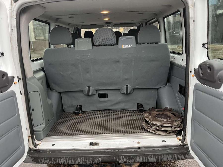 White Ford Transit 2013 in Vilnius, with an engine capacity of 2.20 L and mileage of 360 thousand km for 3900 €, photo 10 on AUTOMOTO.COM.LV