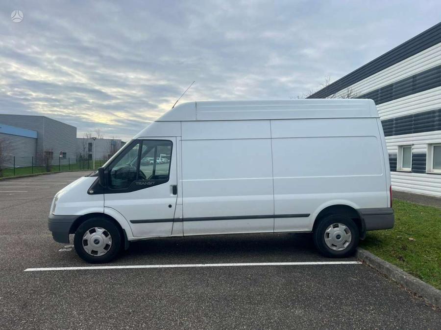 White Ford Transit 2014 in Silale, with an engine capacity of 2.20 L and mileage of 181 thousand km for 4600 €, photo 7 on AUTOMOTO.COM.LV