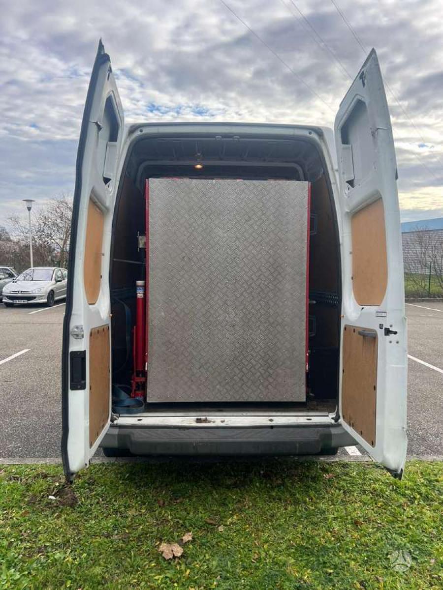 White Ford Transit 2014 in Silale, with an engine capacity of 2.20 L and mileage of 181 thousand km for 4600 €, photo 12 on AUTOMOTO.COM.LV