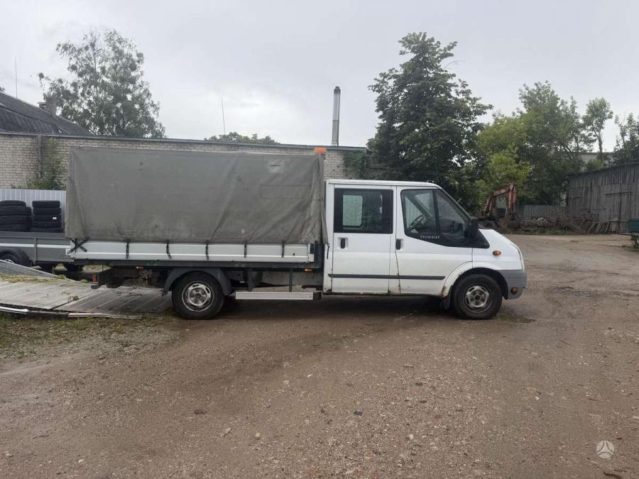 White Ford Transit 2014 in Kaunas, with an engine capacity of 2.20 L and mileage of 261 thousand km for 2900 €, photo 5 on AUTOMOTO.COM.LV