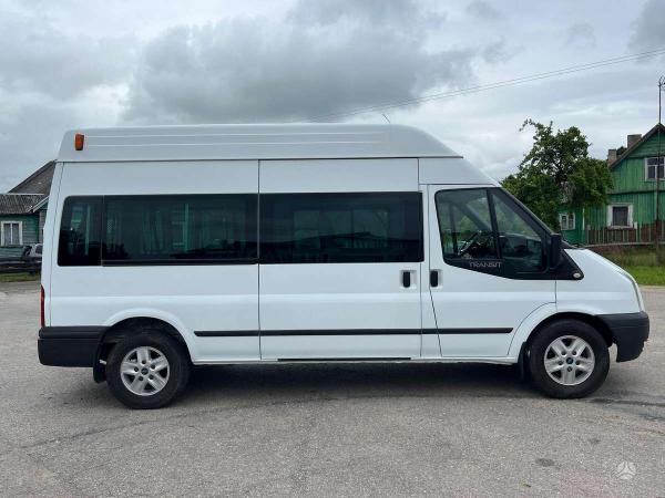 White Ford Transit 2014 in Skaudvile, with an engine capacity of 2.20 L and mileage of 187 thousand km for 8900 €, photo 4 on AUTOMOTO.COM.LV