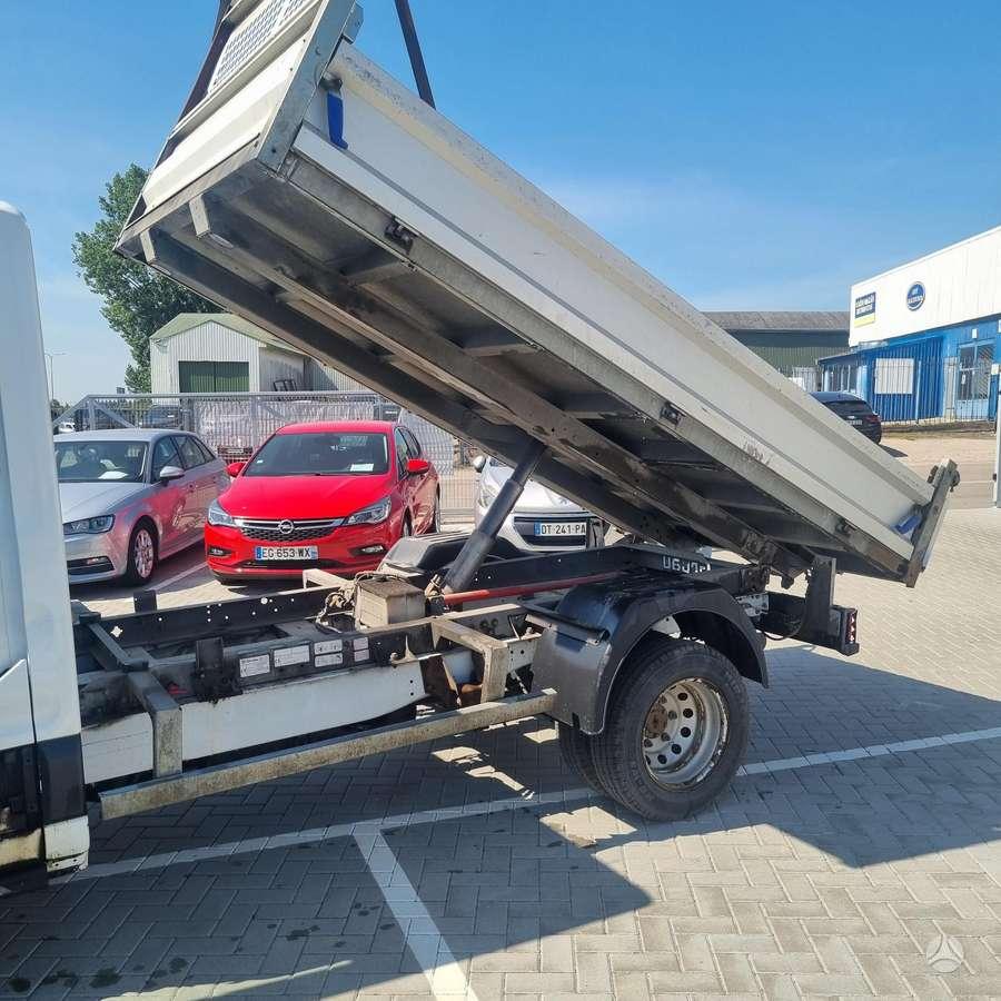 White Ford Transit 2014 in Taurage, with an engine capacity of 2.20 L and mileage of 146 thousand km for 10950 €, photo 7 on AUTOMOTO.COM.LV