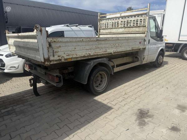 White Ford Transit 2014 in Kaunas, with an engine capacity of 2.20 L and mileage of 200 thousand km for 5950 €, photo 3 on AUTOMOTO.COM.LV