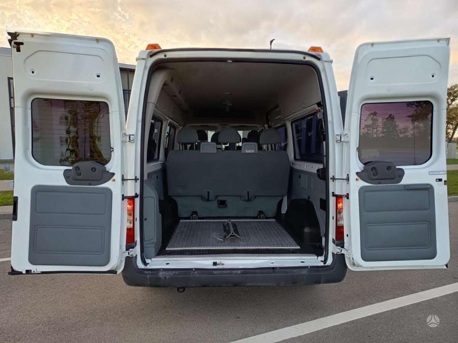 Balts Ford Transit 2014 Marijampole, ar dzinēja tilpumu 2.20 L un nobraukumu 238 tūkst. km par 6999 €, foto 22 vietnē AUTOMOTO.COM.LV