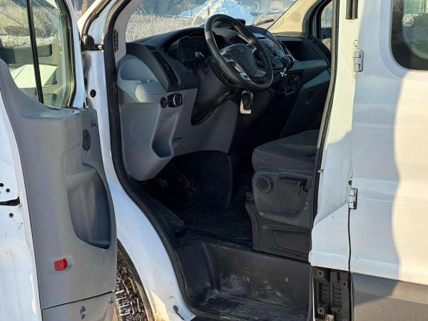 White Ford Transit 2015 in Taurage, with an engine capacity of 2.20 L and mileage of 280 thousand km for 8000 €, photo 10 on AUTOMOTO.COM.LV