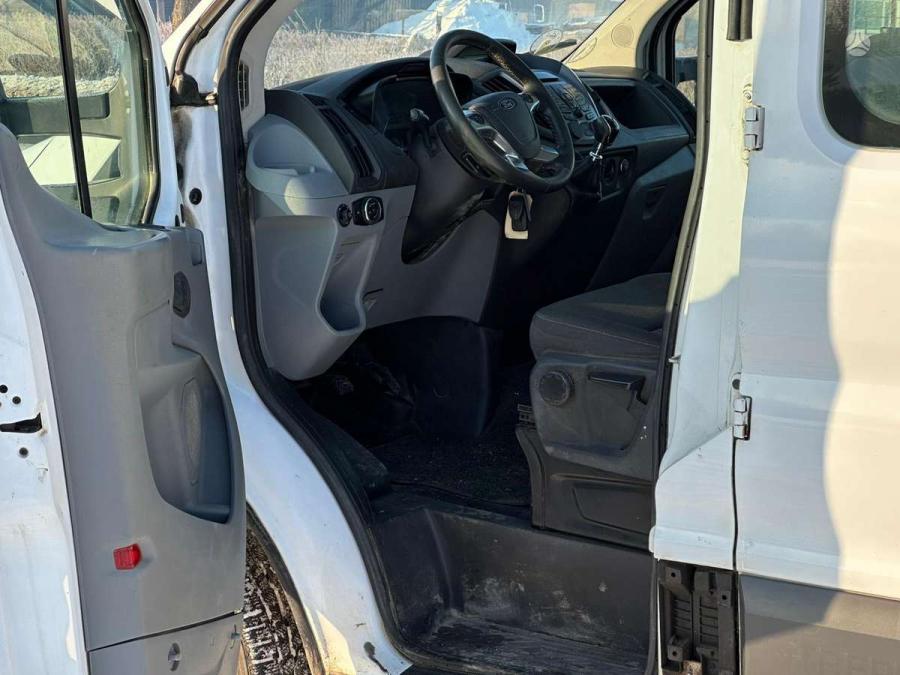 White Ford Transit 2015 in Taurage, with an engine capacity of 2.20 L and mileage of 280 thousand km for 8000 €, photo 10 on AUTOMOTO.COM.LV