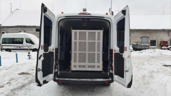White Ford Transit 2015 in Klaipeda, with an engine capacity of 2.20 L and mileage of 218 thousand km for 12500 €, photo 9 on AUTOMOTO.COM.LV