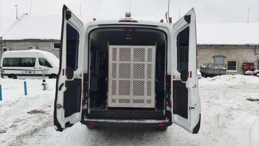 White Ford Transit 2015 in Klaipeda, with an engine capacity of 2.20 L and mileage of 218 thousand km for 12500 €, photo 9 on AUTOMOTO.COM.LV