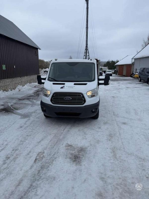 White Ford Transit 2015 in Taurage, with an engine capacity of 2.20 L and mileage of 290 thousand km for 5300 €, photo 1 on AUTOMOTO.COM.LV