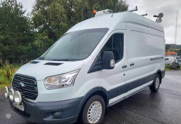 White Ford Transit 2015 in Vilnius, with an engine capacity of 2.20 L and mileage of 282 thousand km for 11487 €, photo 3 on AUTOMOTO.COM.LV