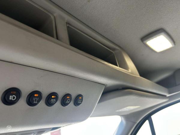 White Ford Transit 2015 in Vilnius, with an engine capacity of 2.20 L and mileage of 282 thousand km for 11487 €, photo 7 on AUTOMOTO.COM.LV