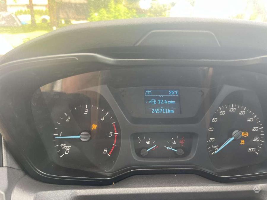White Ford Transit 2015 in Akmene, with an engine capacity of 2.20 L and mileage of 246 thousand km for 7500 €, photo 10 on AUTOMOTO.COM.LV