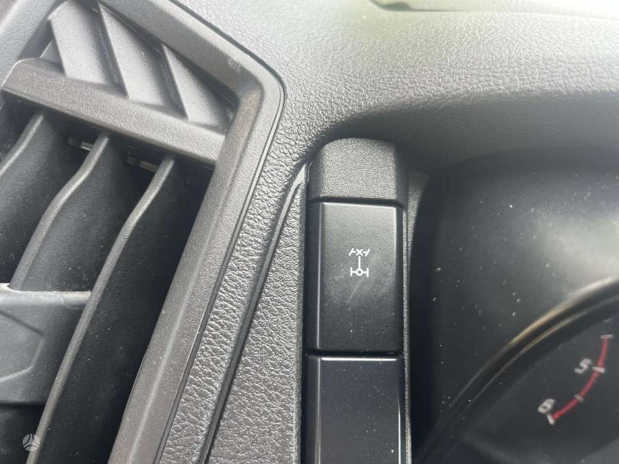 White Ford Transit 2015 in Akmene, with an engine capacity of 2.20 L and mileage of 246 thousand km for 7500 €, photo 11 on AUTOMOTO.COM.LV