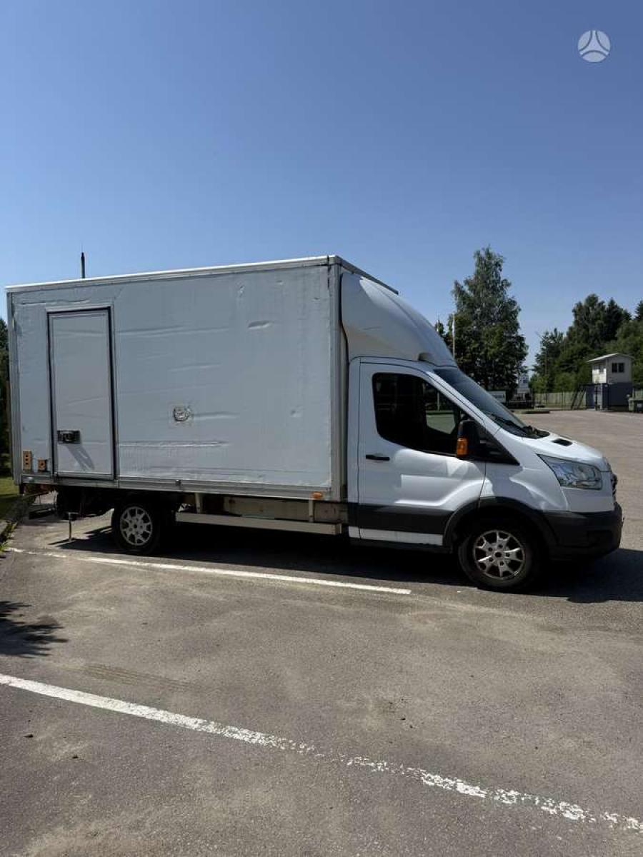 White Ford Transit 2015 in Telschi, with an engine capacity of 2.20 L and mileage of 330 thousand km for 4400 €, photo 7 on AUTOMOTO.COM.LV