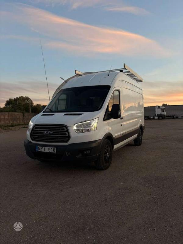 White Ford Transit 2015 in Siauliai, with an engine capacity of 2.20 L and mileage of 380 thousand km for 8950 €, photo 7 on AUTOMOTO.COM.LV