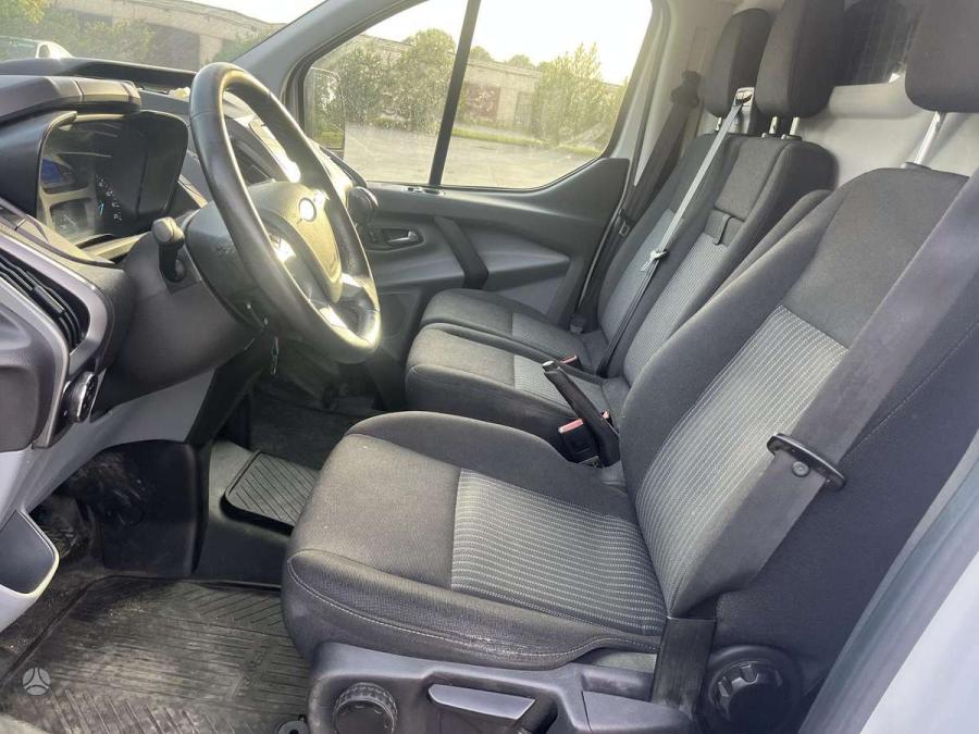 White Ford Transit 2015 in Akmene, with an engine capacity of 2.00 L and mileage of 186 thousand km for 6500 €, photo 6 on AUTOMOTO.COM.LV
