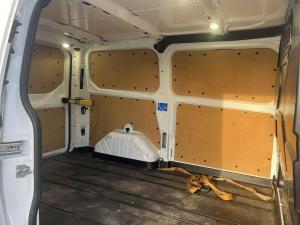 White Ford Transit 2015 in Akmene, with an engine capacity of 2.00 L and mileage of 186 thousand km for 6500 €, photo 10 on AUTOMOTO.COM.LV