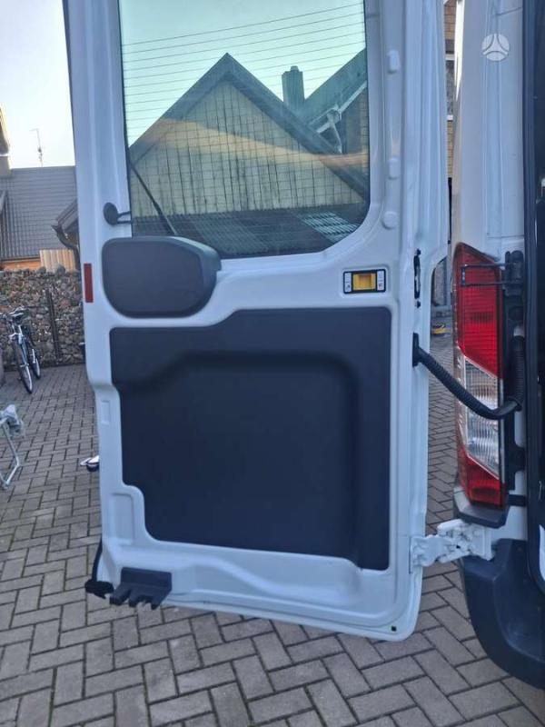 White Ford Transit 2015 in Jurbarkas, with an engine capacity of 2.20 L and mileage of 251 thousand km for 12300 €, photo 8 on AUTOMOTO.COM.LV