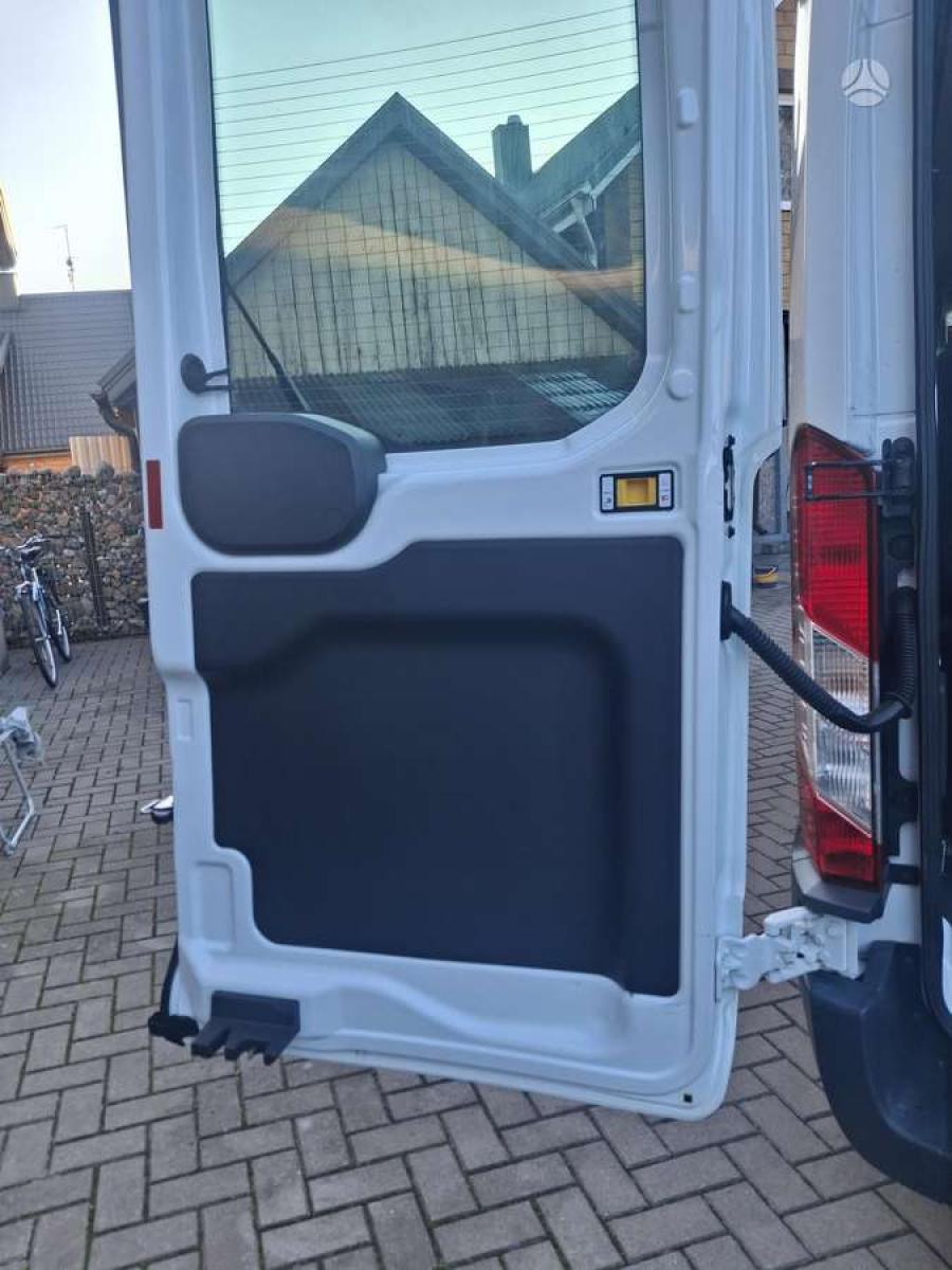 White Ford Transit 2015 in Jurbarkas, with an engine capacity of 2.20 L and mileage of 251 thousand km for 12300 €, photo 8 on AUTOMOTO.COM.LV