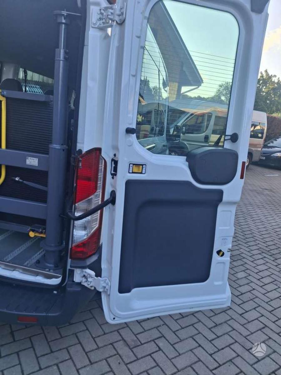 White Ford Transit 2015 in Jurbarkas, with an engine capacity of 2.20 L and mileage of 251 thousand km for 12300 €, photo 9 on AUTOMOTO.COM.LV