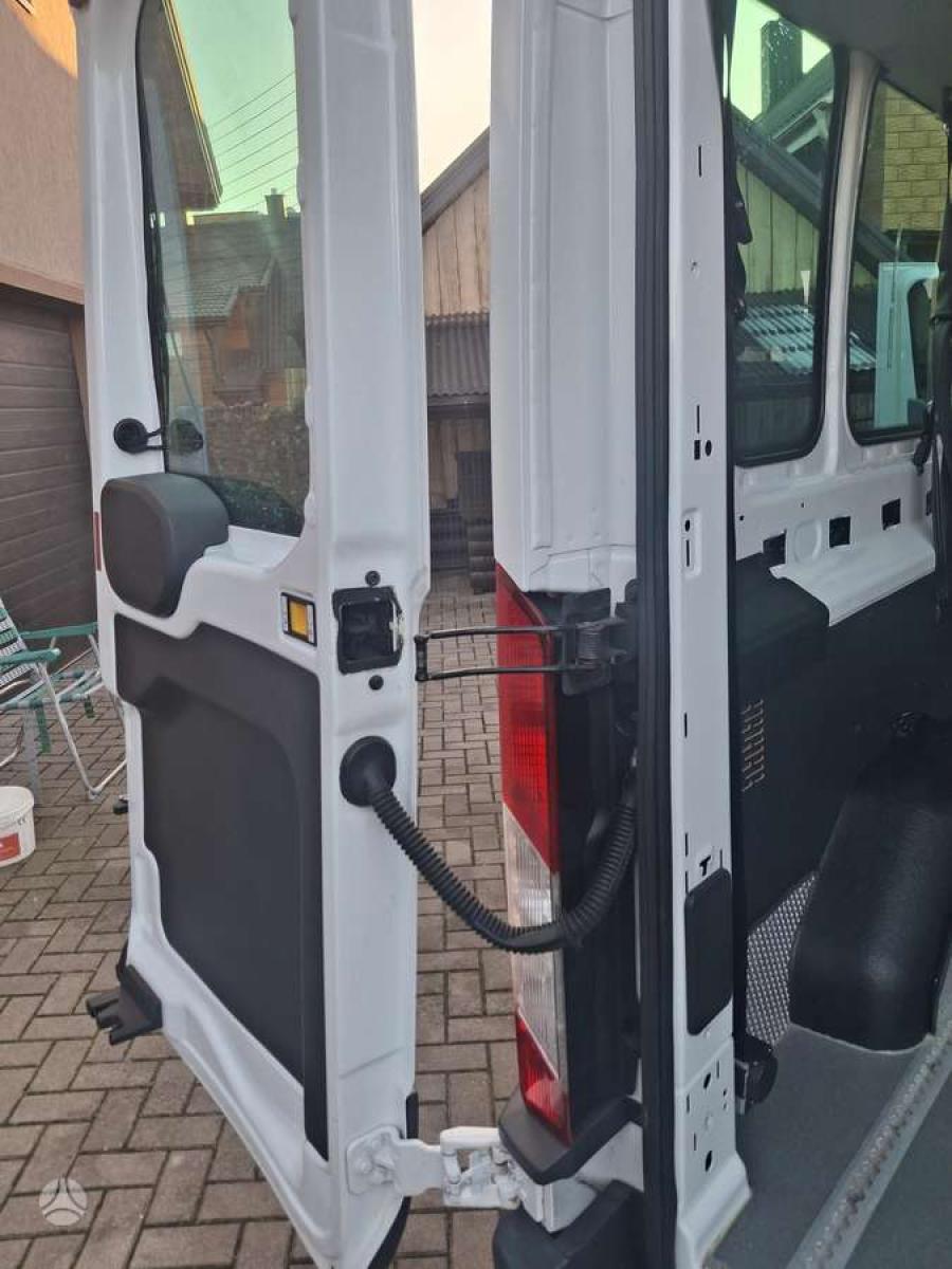 White Ford Transit 2015 in Jurbarkas, with an engine capacity of 2.20 L and mileage of 251 thousand km for 12300 €, photo 11 on AUTOMOTO.COM.LV