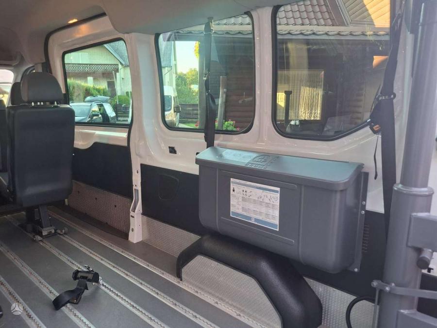 White Ford Transit 2015 in Jurbarkas, with an engine capacity of 2.20 L and mileage of 251 thousand km for 12300 €, photo 14 on AUTOMOTO.COM.LV