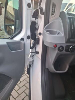 White Ford Transit 2015 in Jurbarkas, with an engine capacity of 2.20 L and mileage of 251 thousand km for 12300 €, photo 26 on AUTOMOTO.COM.LV