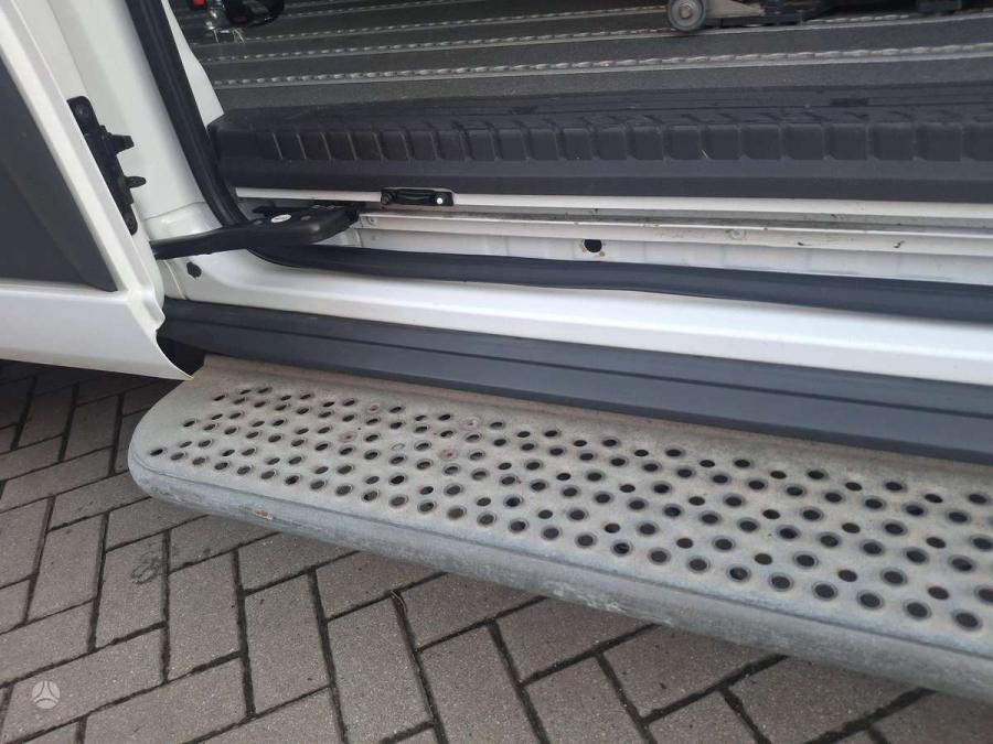 White Ford Transit 2015 in Jurbarkas, with an engine capacity of 2.20 L and mileage of 251 thousand km for 12300 €, photo 38 on AUTOMOTO.COM.LV