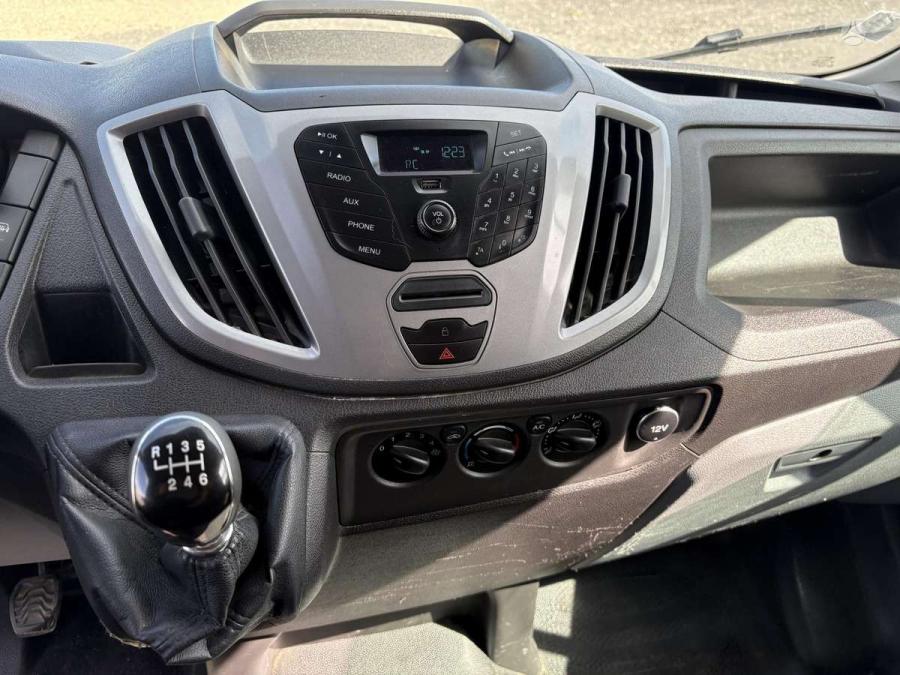 White Ford Transit 2015 in Taurage, with an engine capacity of 2.20 L and mileage of 175 thousand km for 6500 €, photo 13 on AUTOMOTO.COM.LV