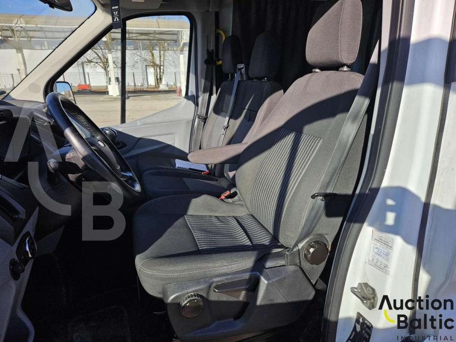 White Ford Transit 2015 in Marijampole, with an engine capacity of 2.20 L and mileage of 277 thousand km for 8000 €, photo 7 on AUTOMOTO.COM.LV