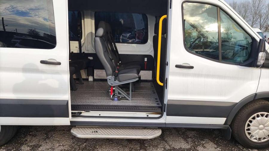 Balts Ford Transit 2015 Klaipėda, ar dzinēja tilpumu 2.20 L un nobraukumu 218 tūkst. km par 11650 €, foto 12 vietnē AUTOMOTO.COM.LV