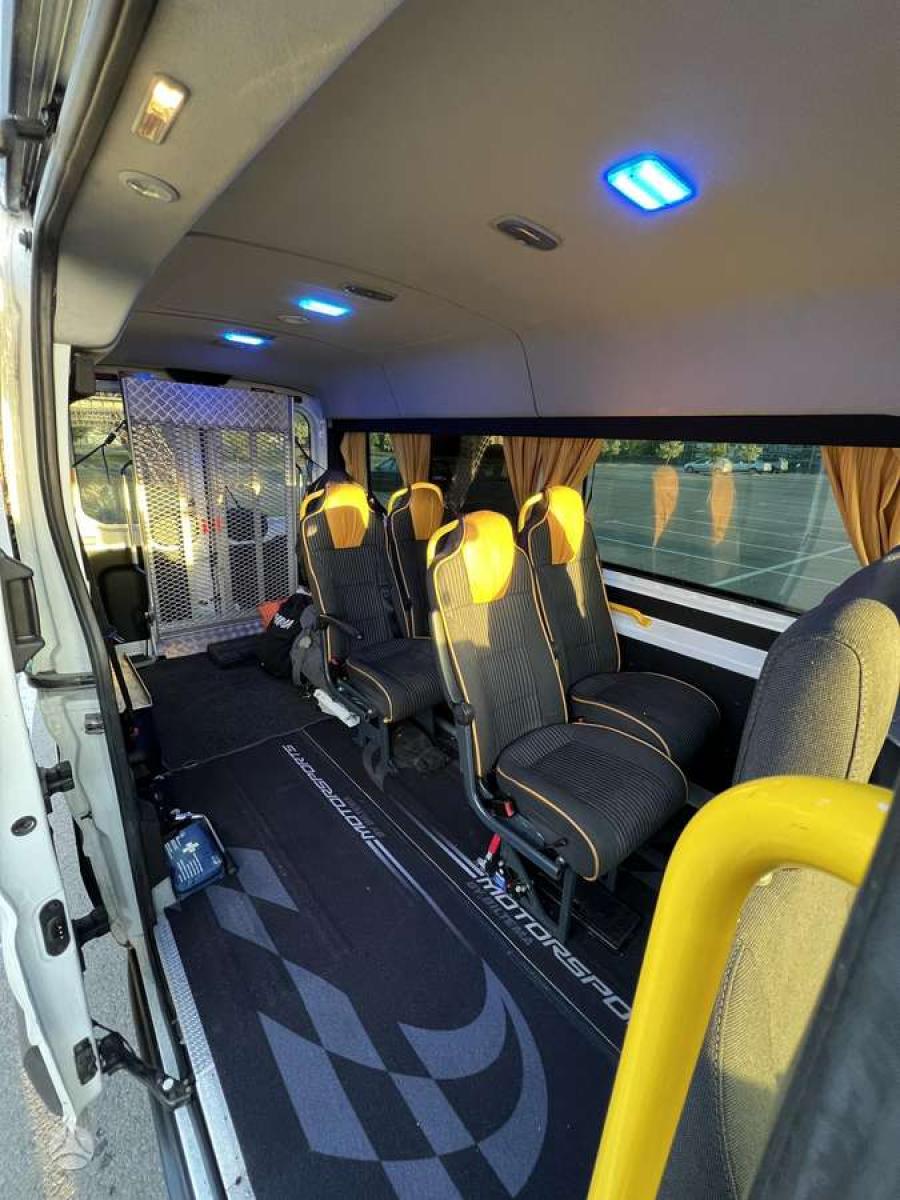White Ford Transit 2015 in Mazeikiai, with an engine capacity of 2.20 L and mileage of 440 thousand km for 7500 €, photo 9 on AUTOMOTO.COM.LV