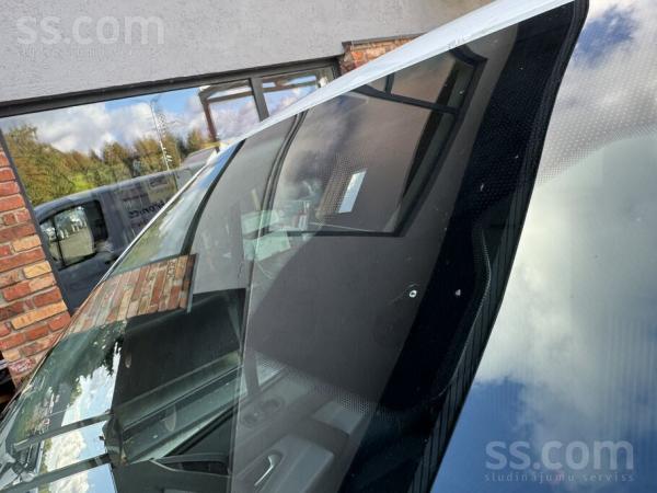 White Ford Transit 2015 in Talsi, with an engine capacity of 2.20 L and mileage of 218 thousand km for 7995 €, photo 10 on AUTOMOTO.COM.LV