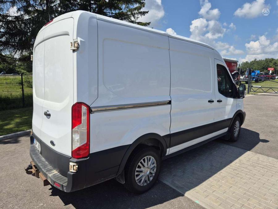 White Ford Transit 2016 in Kaunas, with an engine capacity of 2.20 L and mileage of 340 thousand km for 6950 €, photo 5 on AUTOMOTO.COM.LV