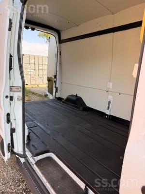 White Ford Transit 2016 in Valmiera, with an engine capacity of 2.20 L and mileage of 197 thousand km for 16900 €, photo 19 on AUTOMOTO.COM.LV