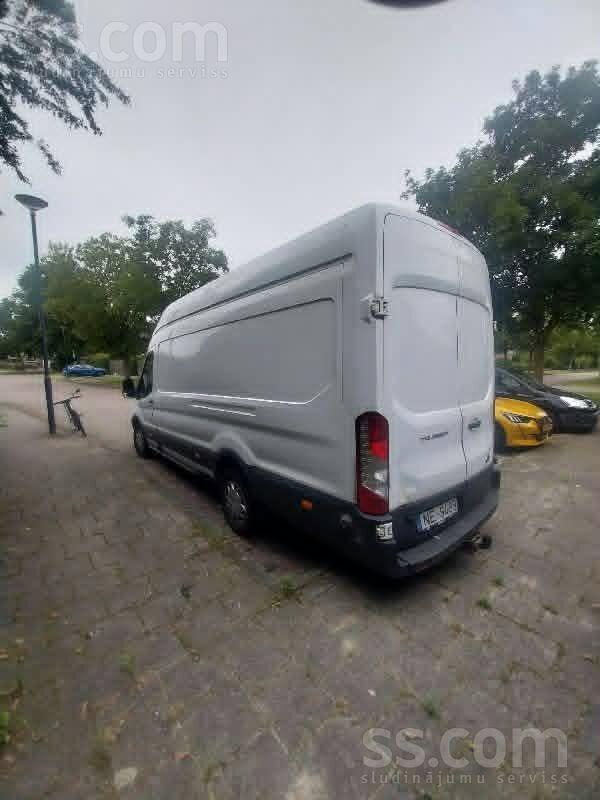 White Ford Transit 2016 in Talsi, with an engine capacity of 2.00 L and mileage of 268 thousand km for 12999 €, photo 4 on AUTOMOTO.COM.LV